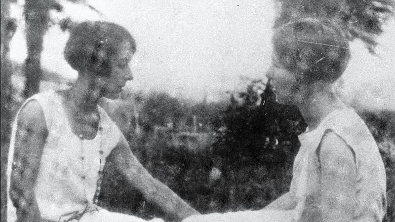 Simone de Beauvoir Deux trois choses qu’elle nous dit d’elle - Théâtre ...